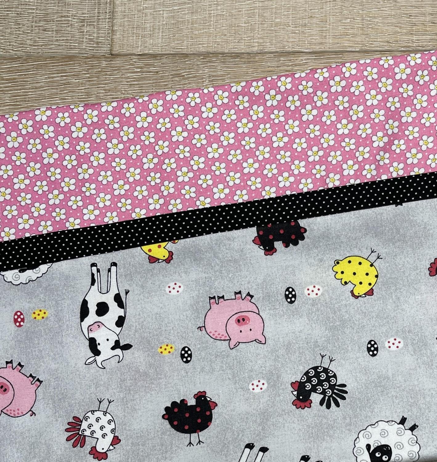 On The Farm - 1 Pillowcase Kit - Farm Animals w/Pink - Includes Patter ...